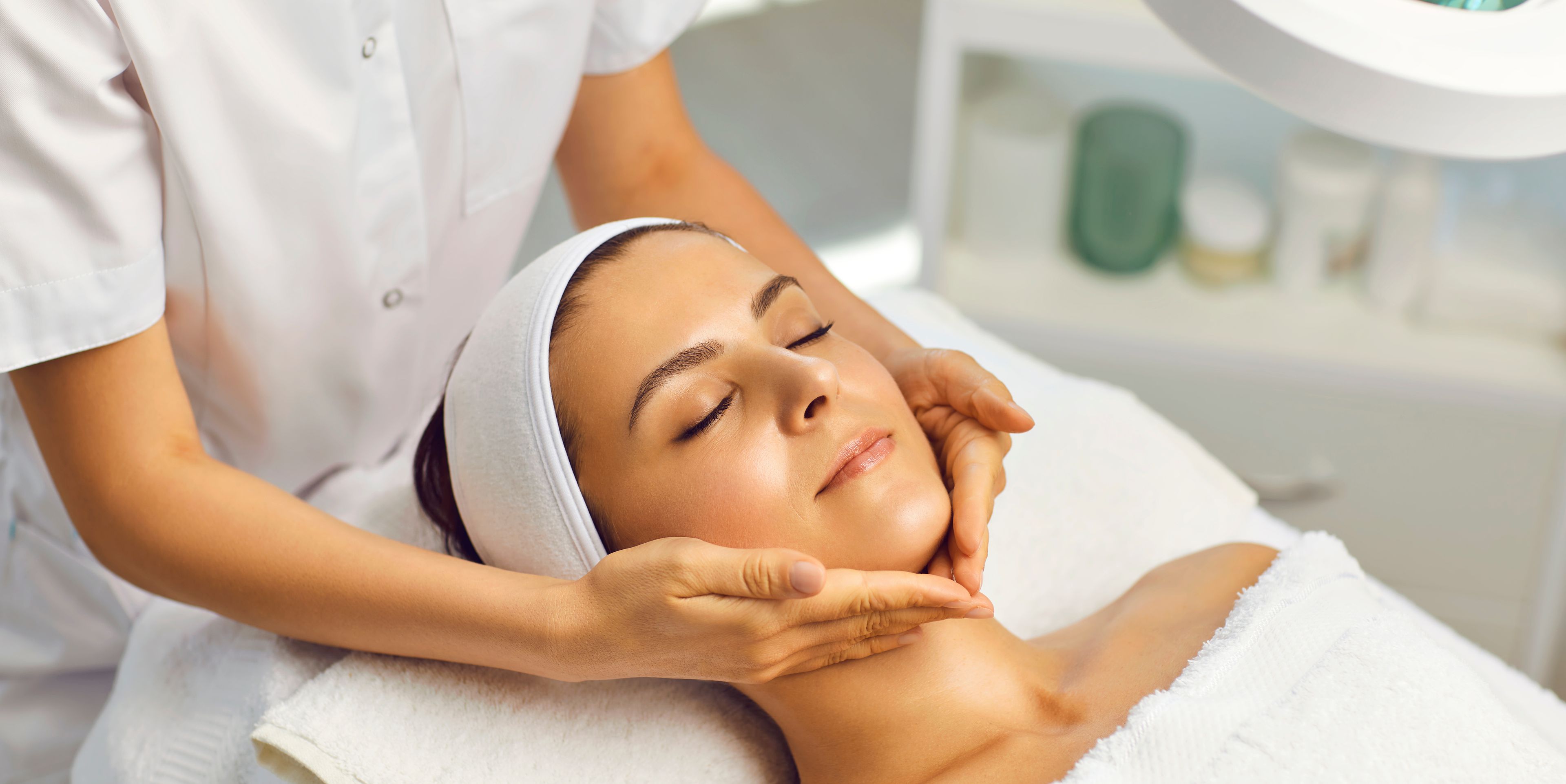 Wellness Gesichtsbehandlung | Definition & Ablauf